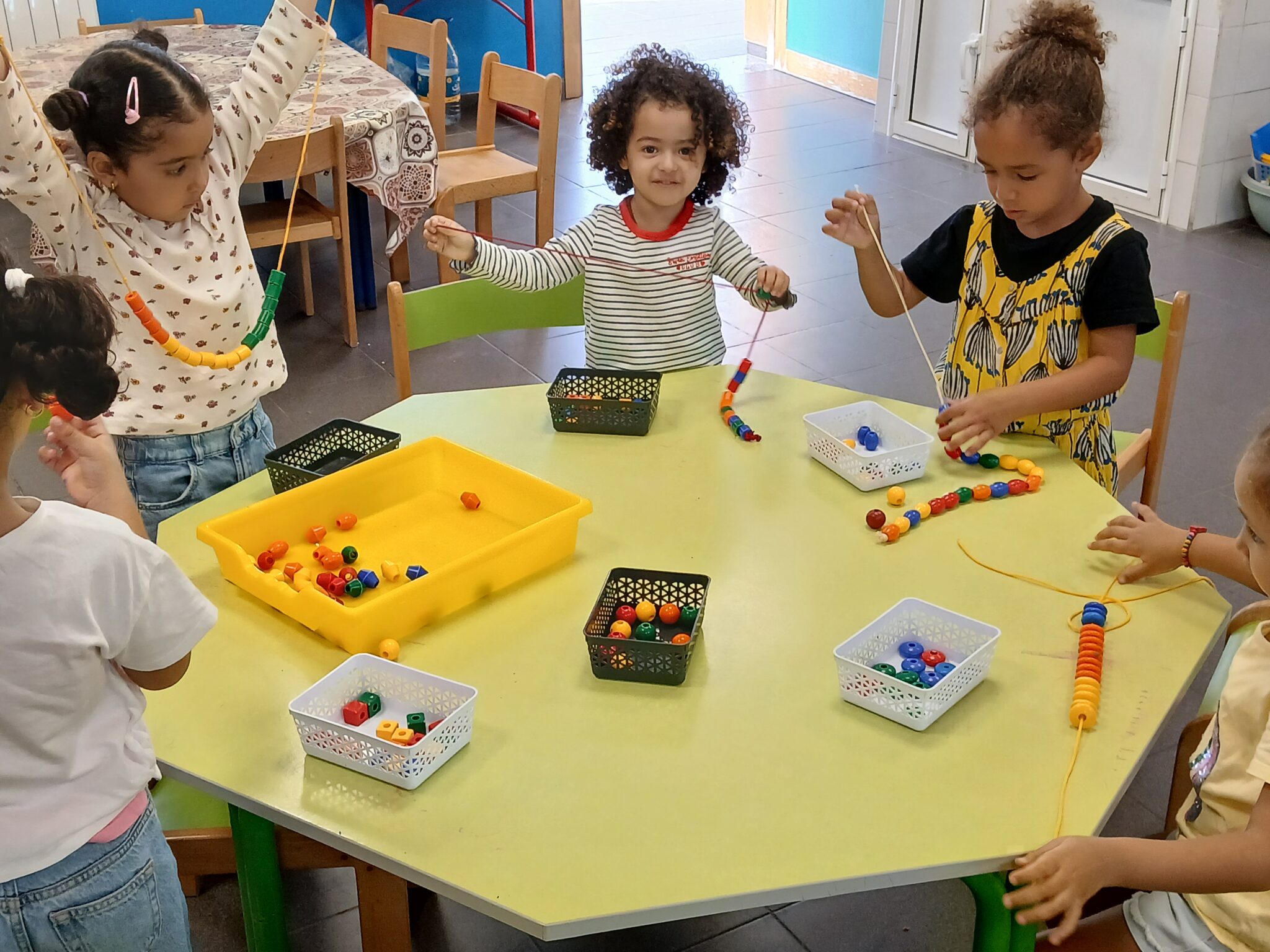 Ateliers géométrie: solides et formes – Lycée français international ...